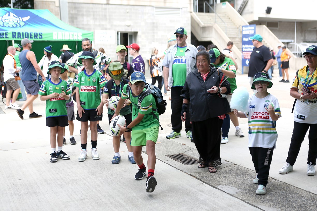 Around the Ground Gallery: Round 2 | Raiders