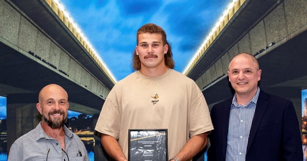 Josh Allen wins Apprentice of the Year | Raiders