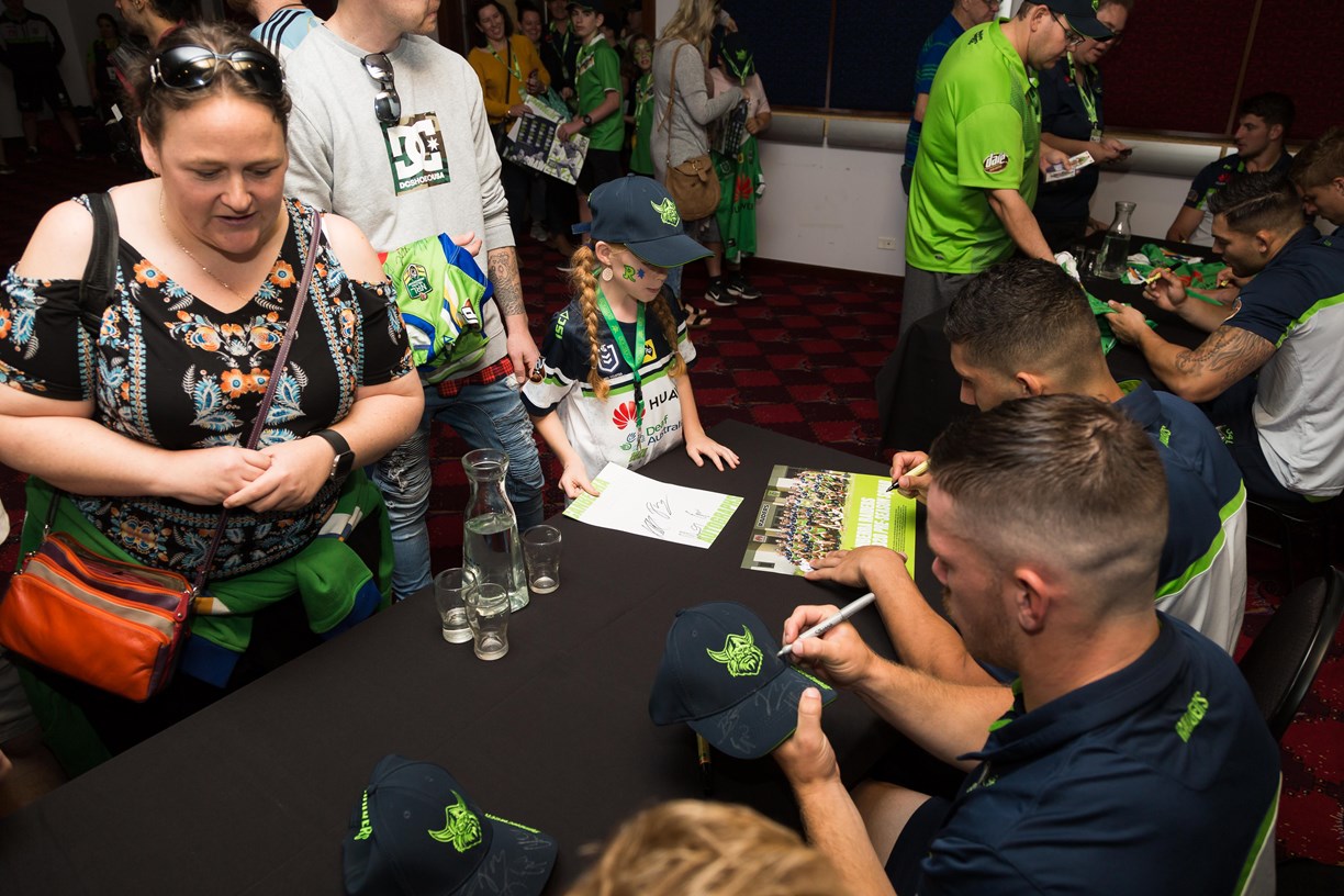 Photo Gallery: Fan Day | Raiders